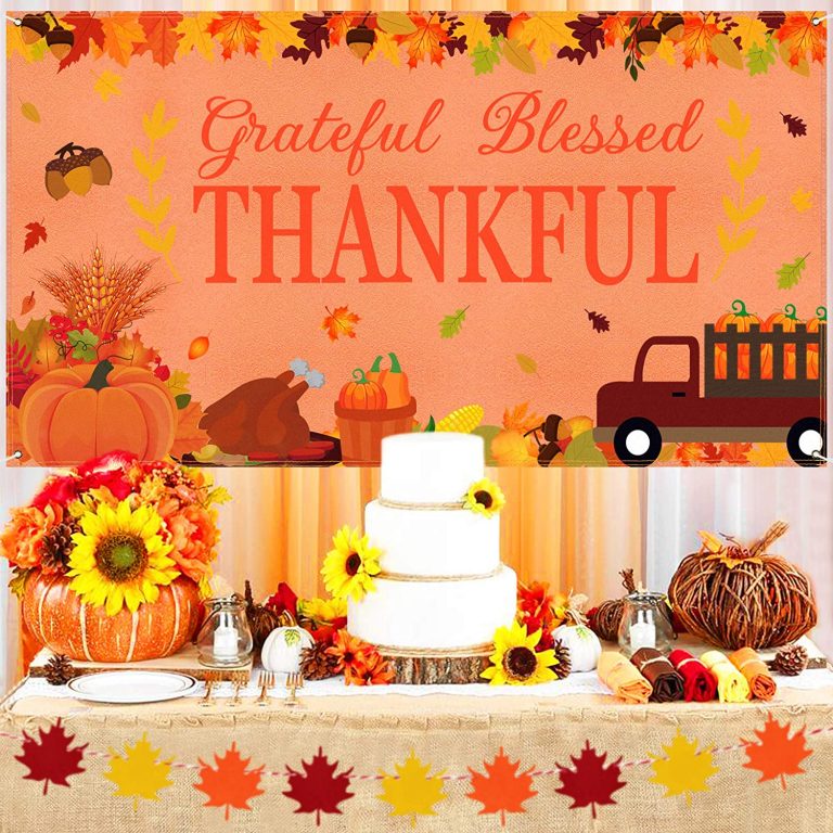 Friendsgiving Backdrops to Spice Up Your Party